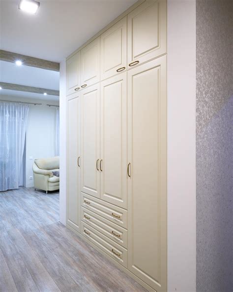 Шкафы №1 в Минске Встроенный в нишу распашной шкаф с крашеными фасадами Размеры ↔️Ширина