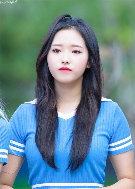Pin By S U P On Loona Olivia Hye Son Hyejoo Olivia Hye Beauty Women Beauty