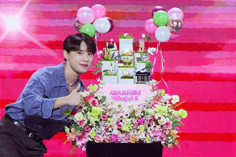 아이엠케익 연예인생일케이크 웨딩케이크 팬미팅케이크 기업행사케이크 생화케이크 팬미팅케이크 김준수 배우님 김준수빌리지15 이름으로 열린 팬미팅 배우님 15년간