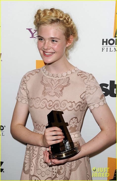 Elle Fanning Hollywood Film Awards 2011 Photo 2593415 Elle Fanning