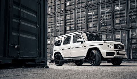 White Mercedes Benz G63 Amg