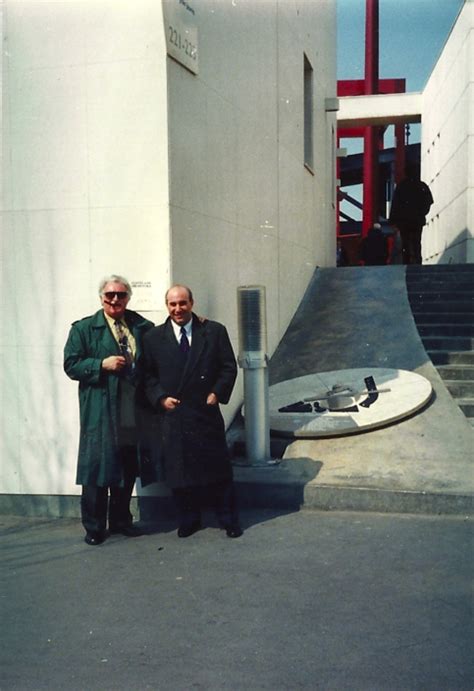 About Michael Sachs Official Website