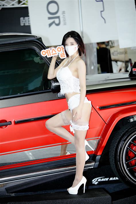 레이싱 모델 확실히 흰 피부는 치트키야