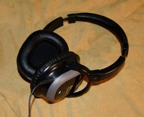 Pc Ekspert Hardware Ezine Logitech Noise Cancelling Headphones