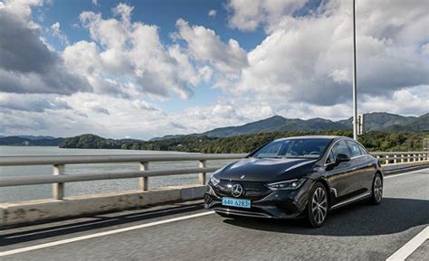 [시승기] 럭셔리 전기 세단의 선봉 메르세데스 벤츠 Eqe 350 한국일보