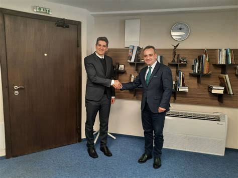 Среща с изп директор на СОФ Кънект оператор на летище София Заседания и срещи Българска