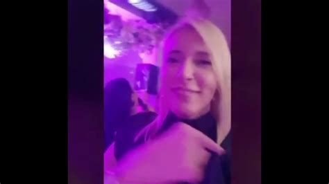 Aleksandra RadoviĆ Sa Sekom AleksiĆ Pjeva I Igra Uz Crno I Zlatno Na Svom RoĐendanu Youtube