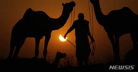 유가 상승에 막대한 부 쌓은 아랍 산유국국부펀드로 외교력 확대