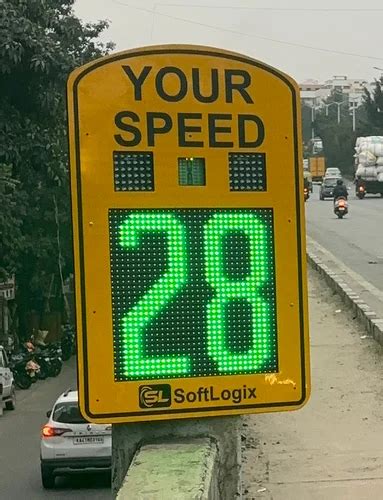 Yellow Aluminium Radar Speed Display Board 12 Inches Shape Square At