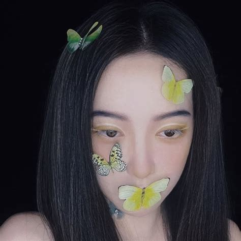 Layla Threads Say More