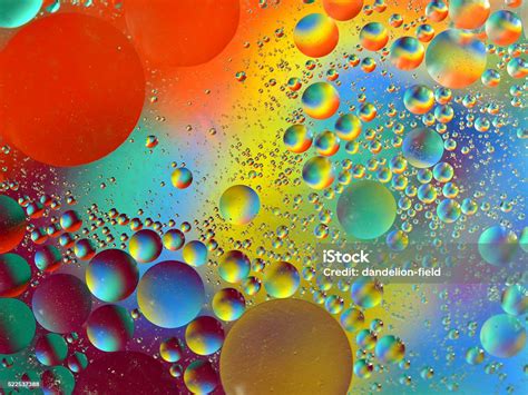 레인보우 채색기법 엔진오일 용수 원 색전술 구를 수용합니다 0명에 대한 스톡 사진 및 기타 이미지 0명 다중 색상 밝은 색상 Istock