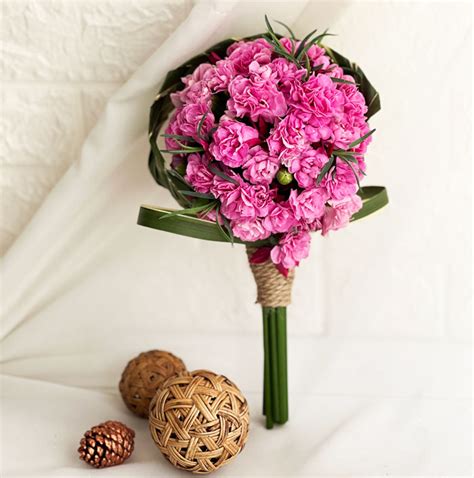 آموزش گل آرایی تک شاخه با اسفنج توپی گلترنت ، مدرسه آنلاین گل آرایی ایران با ارایه مدرک