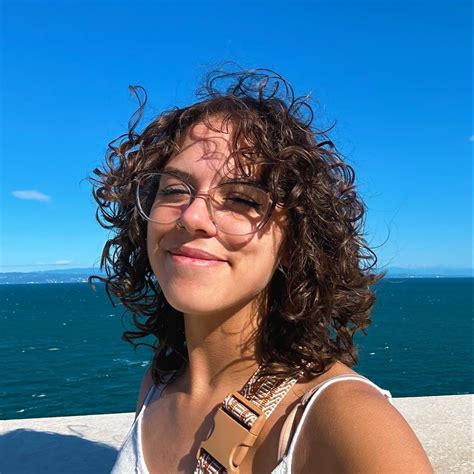 Isabelle Ls Amazon Page