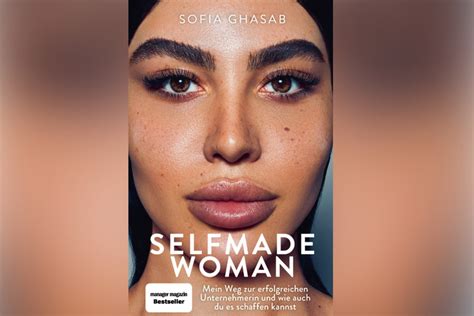 Stuttgart Die Frau Hinter Den Bekannten Augenbrauen So Ist Sofia Ghasab Privat