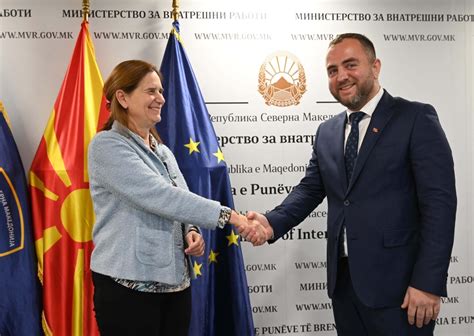 НОВИОТ МИНИСТЕР ТОШКОВСКИ СЕ СРЕТНА Сo ГРЧКАТА АМБАСАДОРКА Гласот на Европа