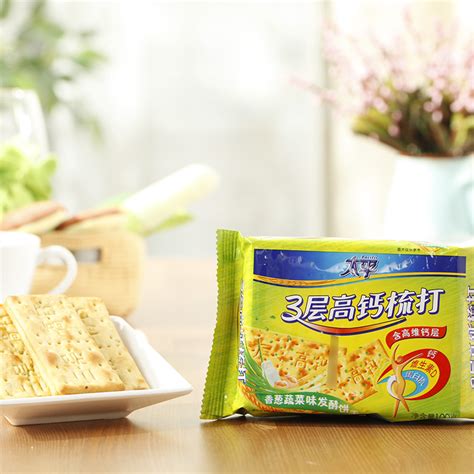 太平3层高钙梳打香葱蔬菜味发酵饼干100g 包办公室食品零食 虎窝淘