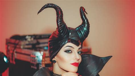 50 лучших идей костюмов на Хэллоуин 2025 образы для девушек и мужчин своими руками страшные