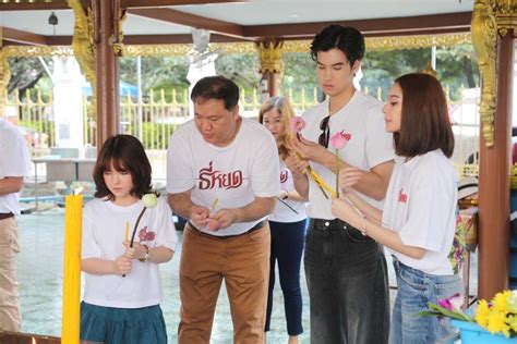 บันเทิง ‘ธี่หยด รายได้แรงพุ่งสู่ 400 ล้าน รวมตัวทำบุญใหญ่ หลังเจอ