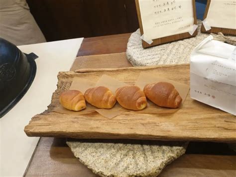 [성수 서울숲 디저트] 자연도 소금빵 In 성수 🥐 웨이팅 끊이지 않는 소금빵 베이커리 맛집 빵 나오는 시간 가격 보관법 네이버 블로그
