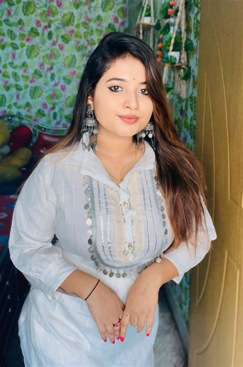 Divya Roy Divya Roy Added A New Photo — In India