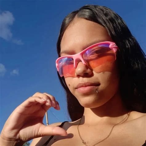 Nicolly Xz On Threads