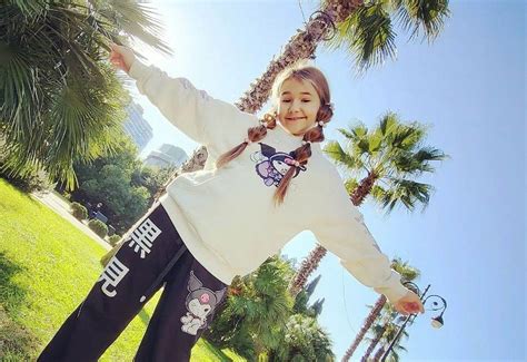 Devojčica Od 10 Godina Govori 9 Stranih Jezika Yumama