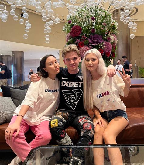 Кто такая Ева Эльфи фото порноактрисы на The International Eva Elfie