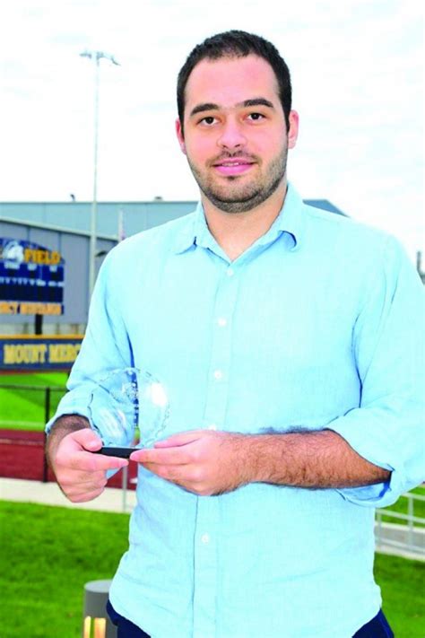 Синът на Деси Радева продава хапчета за менопауза за 80 лв Lupa Bg