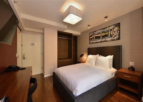 Hotel 32 32 New York 2 Restaurants