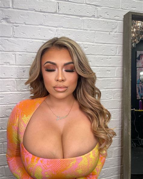 That Infamous Cleavage R Laurencorrea