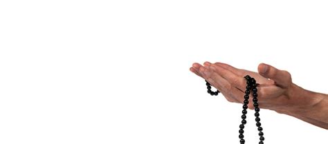 무료 복사 공간 흰색 배경 종교 개념에 고립 된 하나님께 묵 주에 기도하는 무슬림 기도의 손 기도 명상하기에 대한 스톡 사진 및