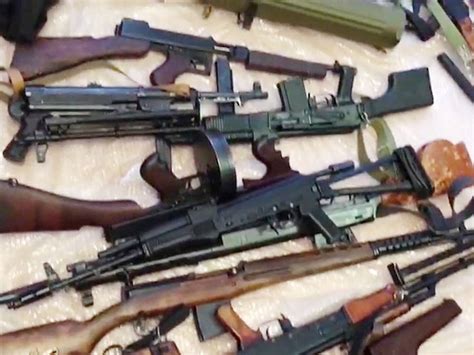 პოლიციამ თბილისსა და რეგიონებში უკანონო ცეცხლსასროლი იარაღები და საბრძოლო მასალა ამოიღო 22 10