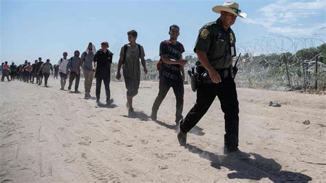 Mexican Us Border Patrol Why Biden Is Sending 1500 Active Duty Troops