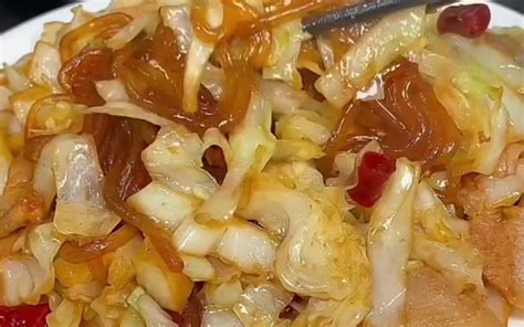 今天老弟教大家做一道大头菜炒粉条做法简单易学好吃下饭 哔哩哔哩
