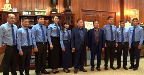 វីដេអូ ៖ ឯកឧត្តម ខៀវ កាញារីទ្ធ ជំរុញលើកទឹកចិត្ត ដល់មន្រ្តីដែលទើបបញ្ចប់ការសិក្សា