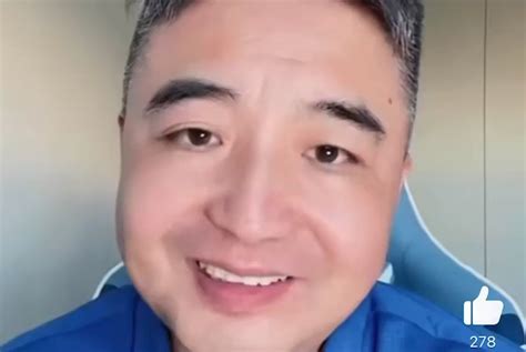 见过嚣张的，还没见过这么嚣张的？一个惊天巨骗，坑了600万中国人，卷走几十亿跑路美国，不想销声匿迹，反倒高调现身，亲口承认是骗子，骗了韭菜还要