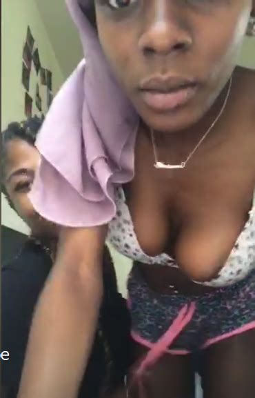 Two Lesbians Shesfreaky