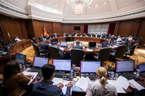 Од 14 владина седница 24 април и 8 мај за кога се распишани изборите се определени за