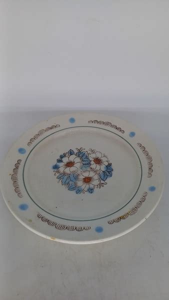 Винтажная советская фарфоровая тарелка с цветочной росписью ЗИК СССР купить по низким ценам в