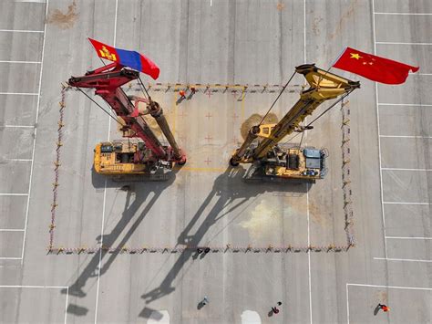 Гашуунсухайт Ганцмод боомтын төмөр замын барилга угсралт эхлэв Mining Insight