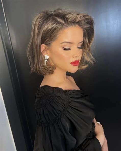 Прически на средние волосы 69 картинок