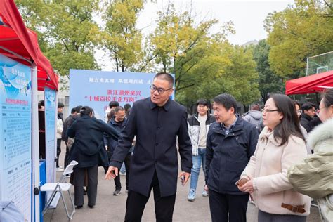 人文学院组织学生参加“十城百校千企万岗”引才活动