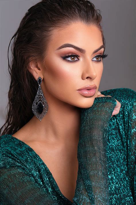 Hannah 15 NV Models New View Modeling Hannah 15 NV Models New View Modeling