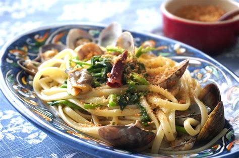2024年、第一回目のレッスンを準備中。 テーマは、食材の組み合わせです。 ・自家製ツナと春野菜のサラダ And ツナパテのクロスティー二