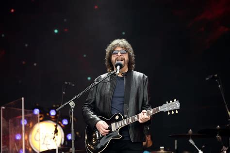 Jeff Lynnes Electric Light Orchestra Cancel Performance At Bst Hyde