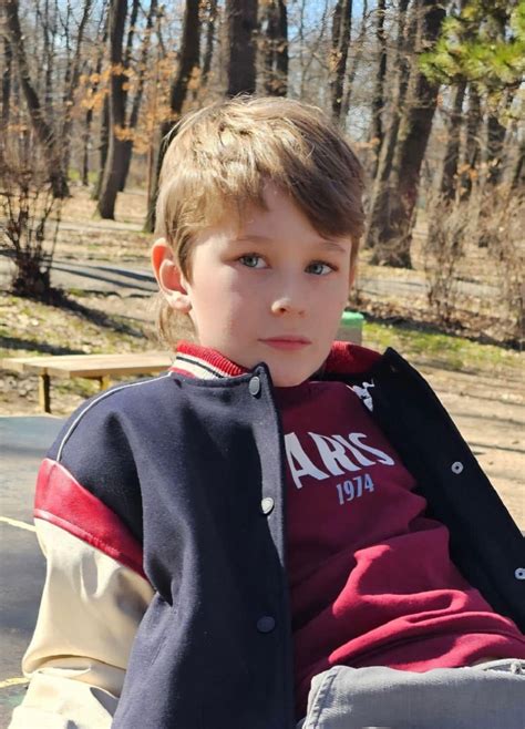 Да Да подадем ръка на Филип за едно щастливо детство