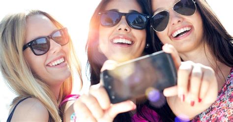 Weird Signs You Might Be An Extrovert Without Realizing It