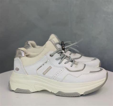 Жіночі кросівки Dockers — ціна 1460 грн у каталозі Кросівки Купити жіночі речі за доступною