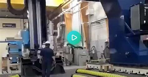 This Is The Worlds Largest 3 D Printed Boat Its 25 Feet Long Weighs 5000 Pounds And Took 72