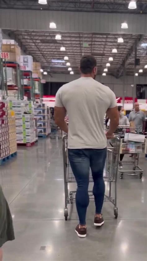 Tall Bodybuilder Video Thisvid Com